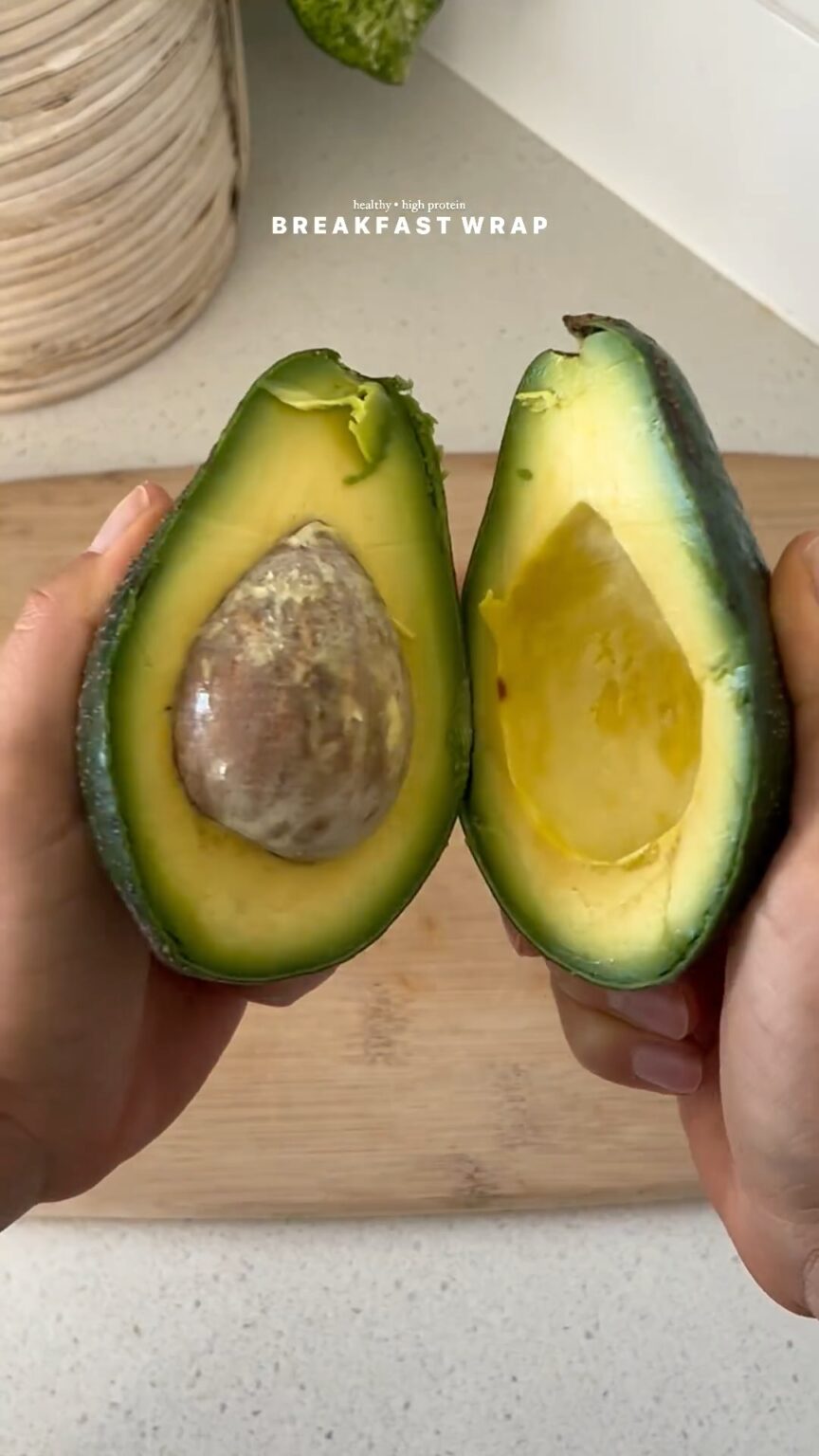 Quick & Easy Healthy Breakfast Wrap 🌯