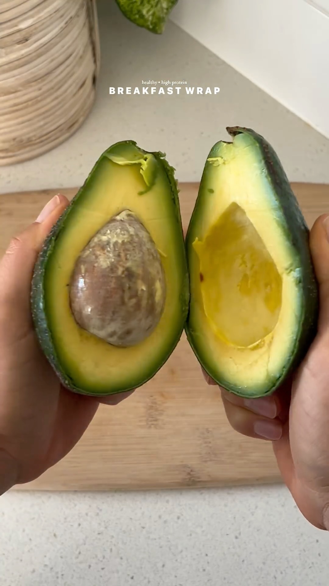 Quick & Easy Healthy Breakfast Wrap 🌯