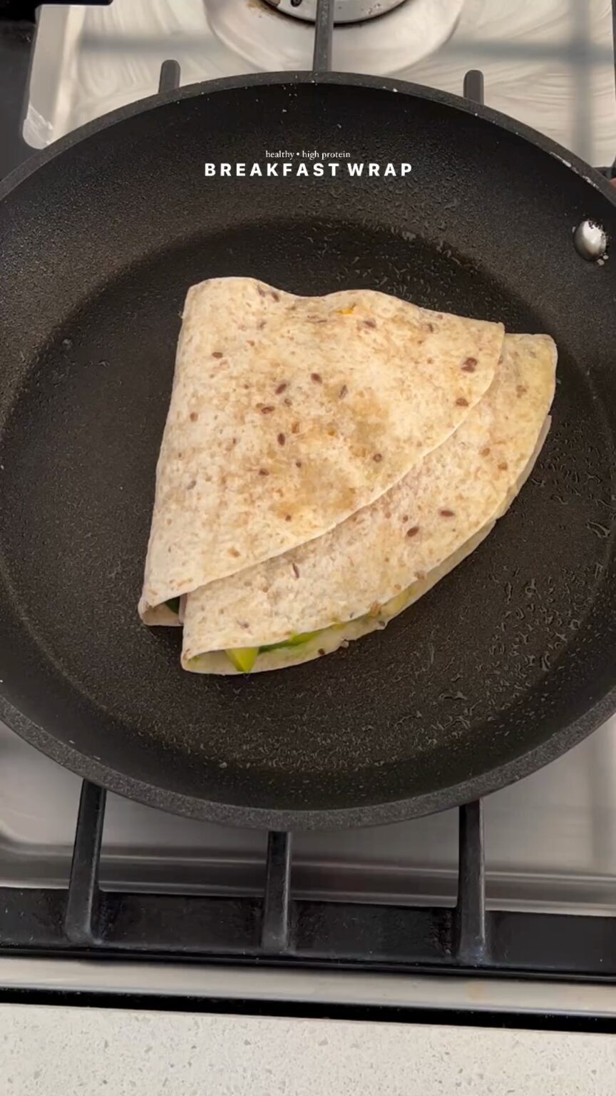 Quick & Easy Healthy Breakfast Wrap 🌯