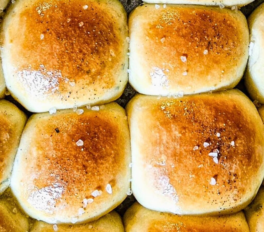 Fluffy Chive Milk Buns 🥖 | Buttery, Soft Dinner Rolls with Tangzhong ...