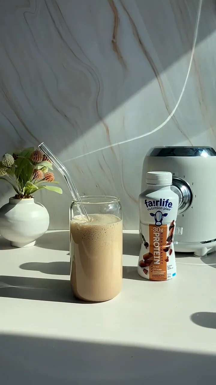 Fairlife Protein Shake Recipe — Chocolate Cold Brew Banana Protein Smoothie